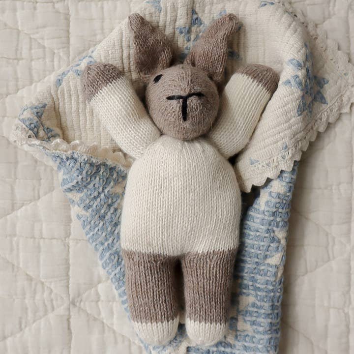 Pewter Rabbit – Annie & Flora